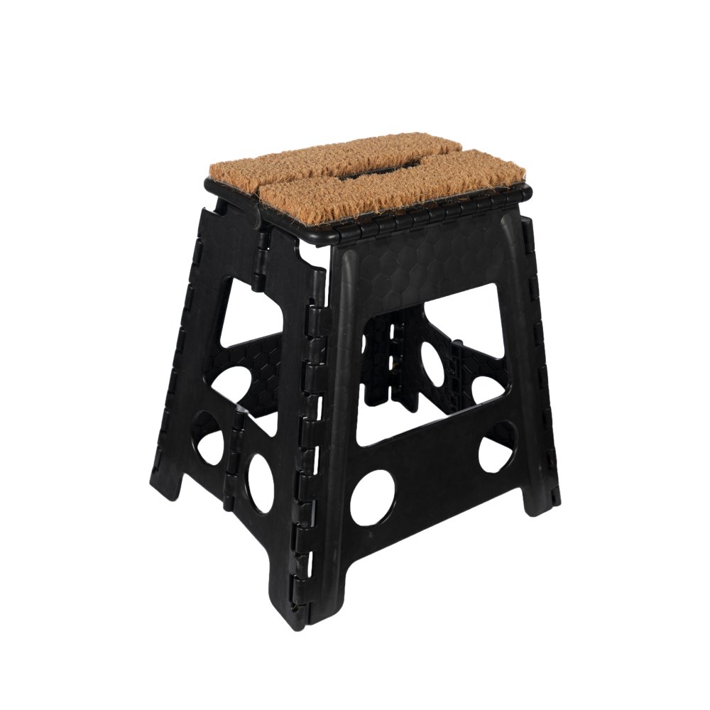 Folding stool with doormat